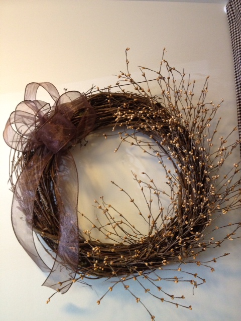 Wreath, Cream Berry With Sheer Brown Bow on Luulla